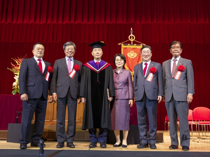 Alumni Reunite for the Homecoming Day and Tomonsai – Waseda University